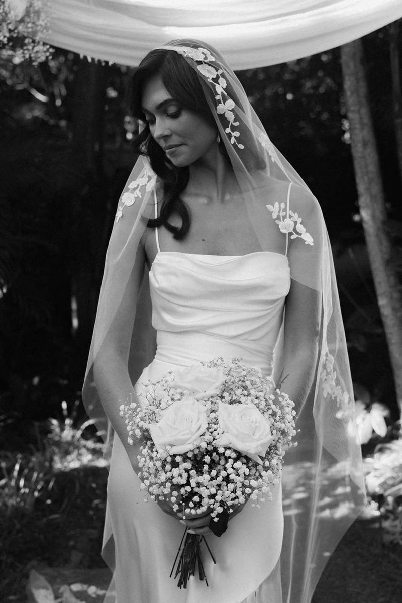 La novia de GRACE, Hannah, en el Valentina – Grace Loves Lace US