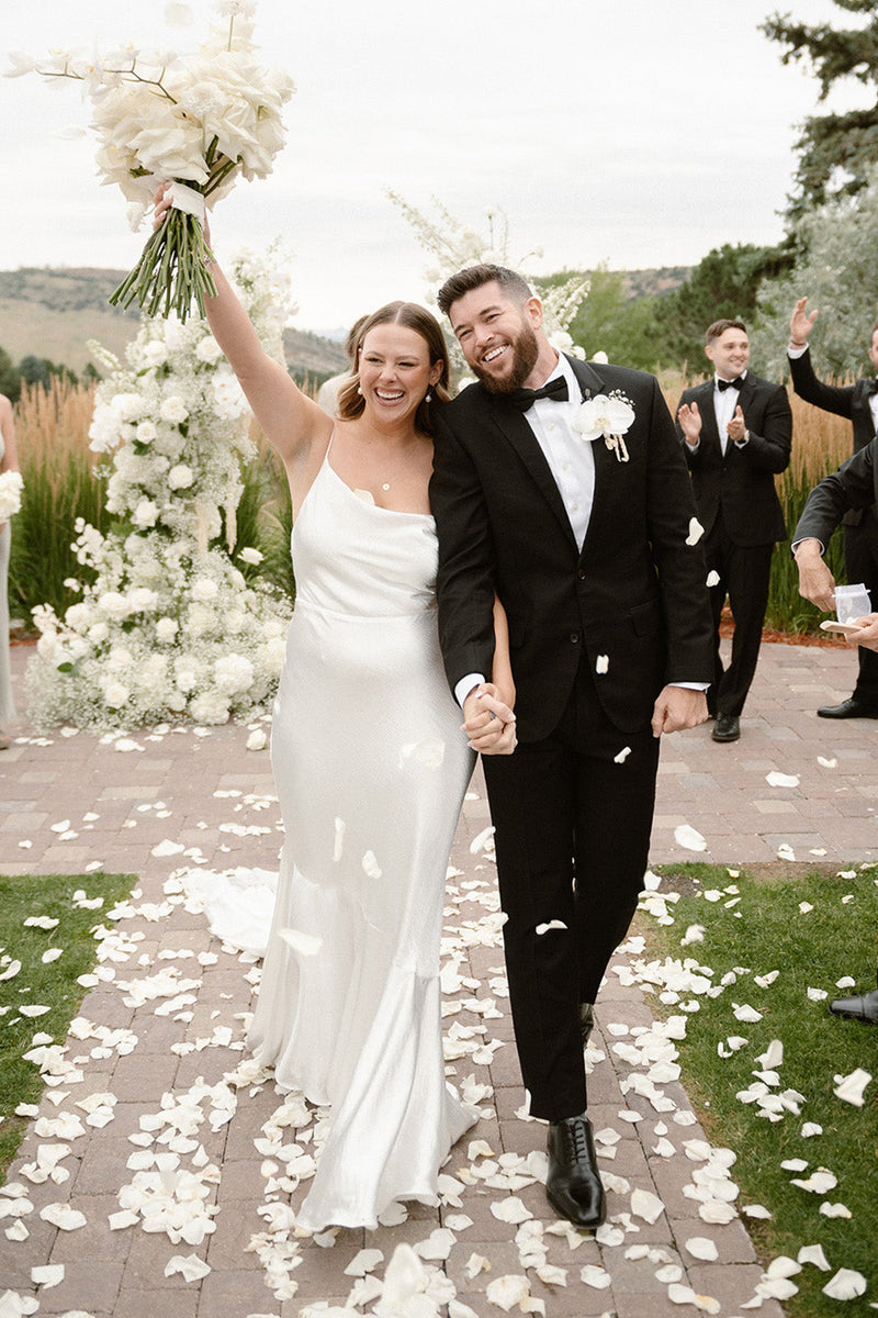 Grace Bride Taylor in the Aura Gown – Grace Loves Lace US