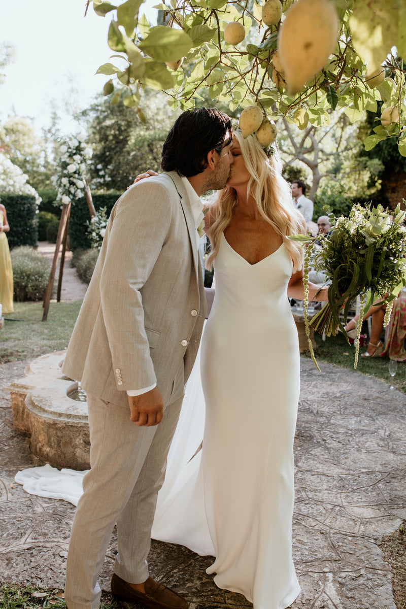 La novia de GRACE, Amy, en el verano – Grace Loves Lace US